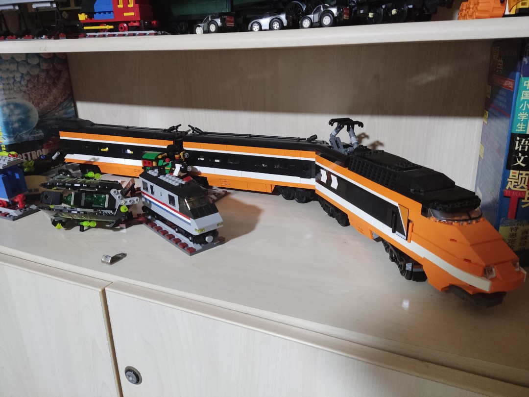 Lego horizon express 10233. displayed., Hobbies & Toys, Toys & Games on ...