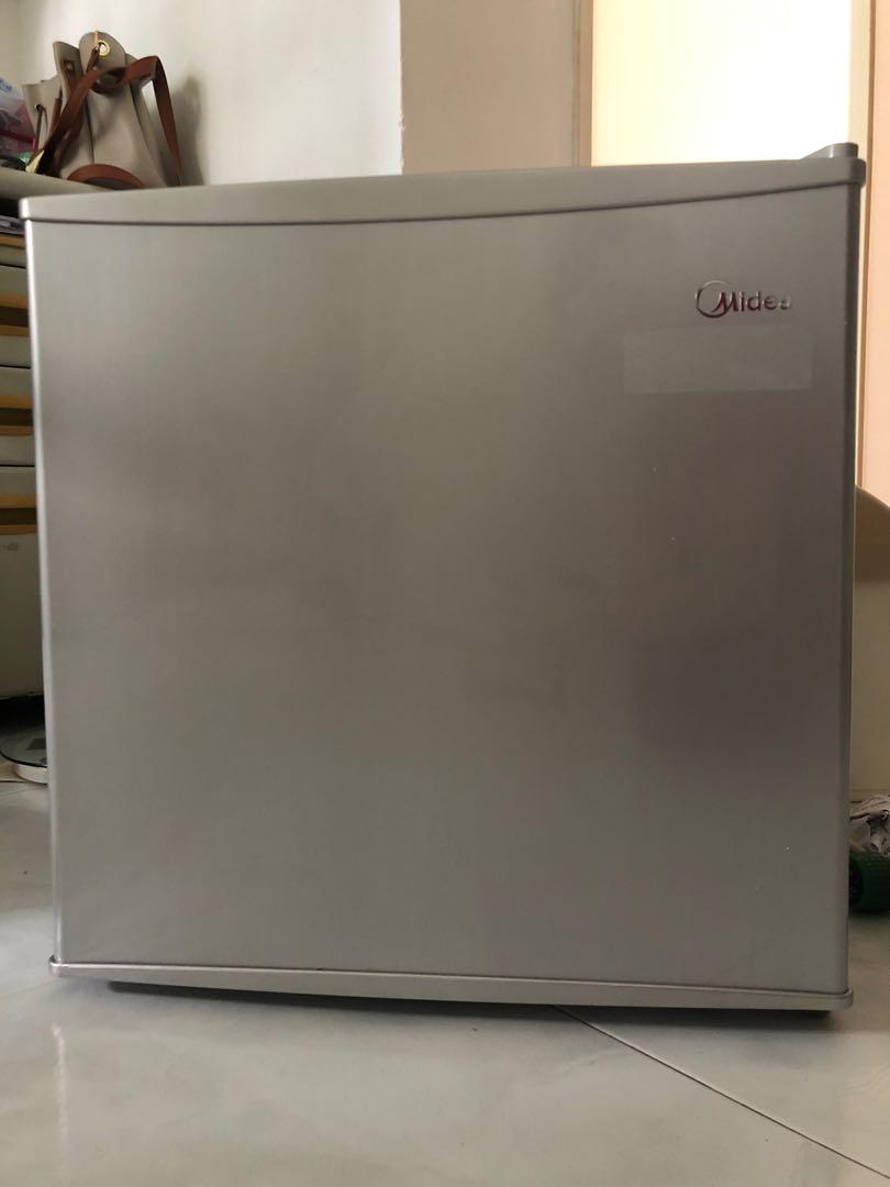 Mini Fridge Bar fridge, TV & Home Appliances, Kitchen Appliances ...