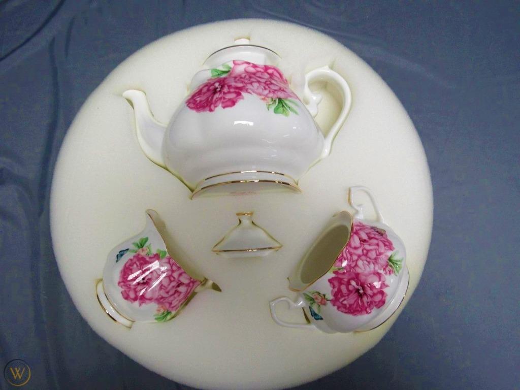 Royal Albert / Miranda Kerr Friendship / 3-Piece Tea Set!, Furniture ...