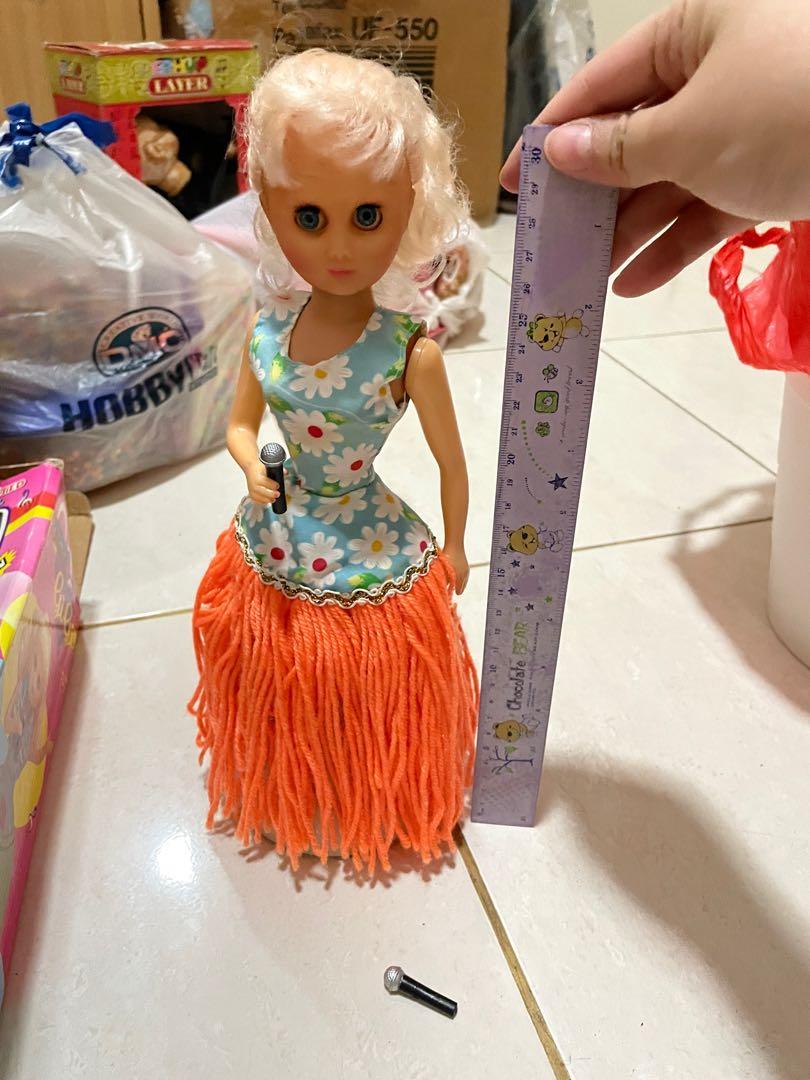 SINGER BARBIE, Bayi & Anak, Mainan & Baby Walker di Carousell