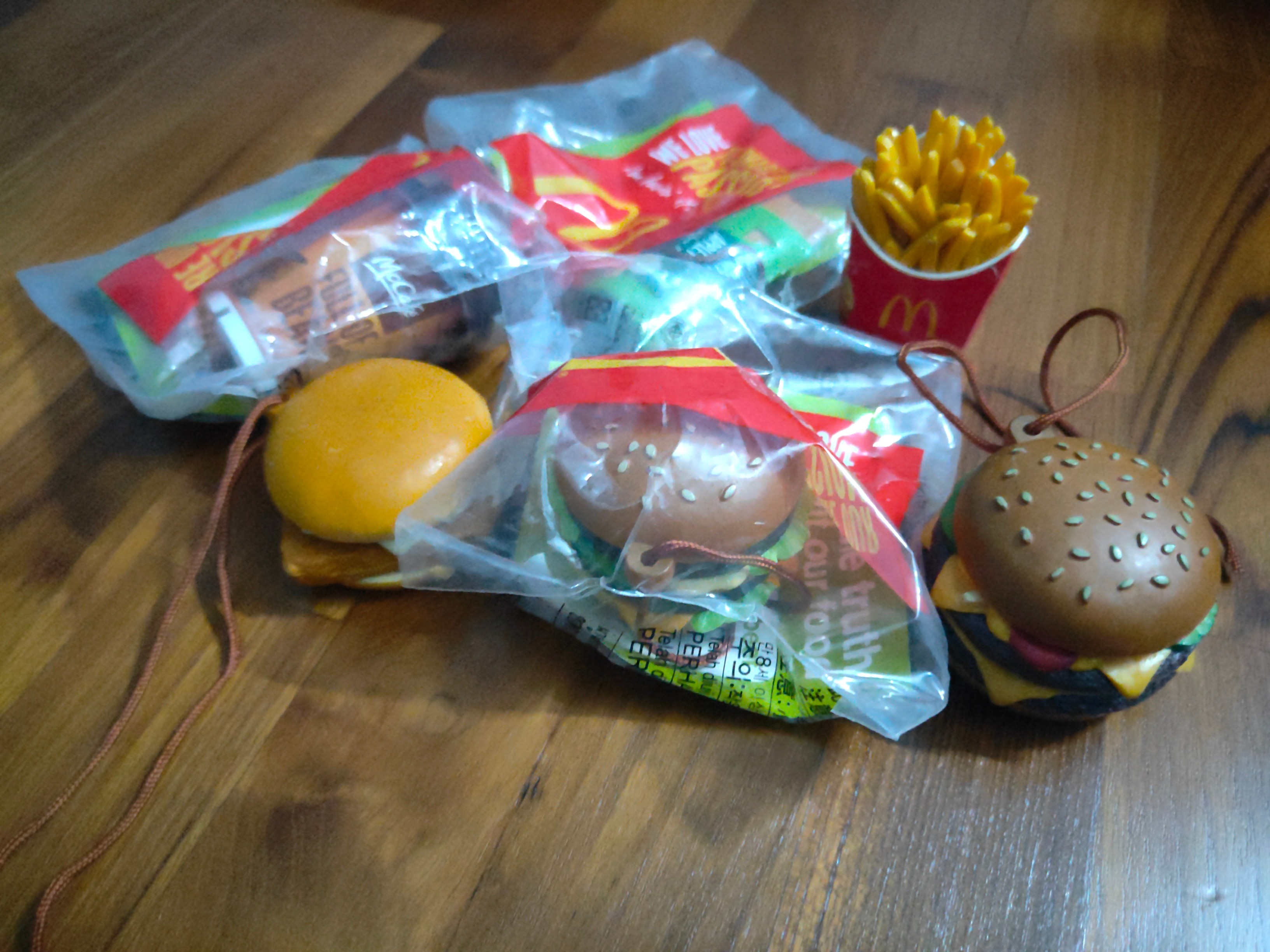 Vintage Mcdonalds food keychain set, Hobbies & Toys, Memorabilia ...