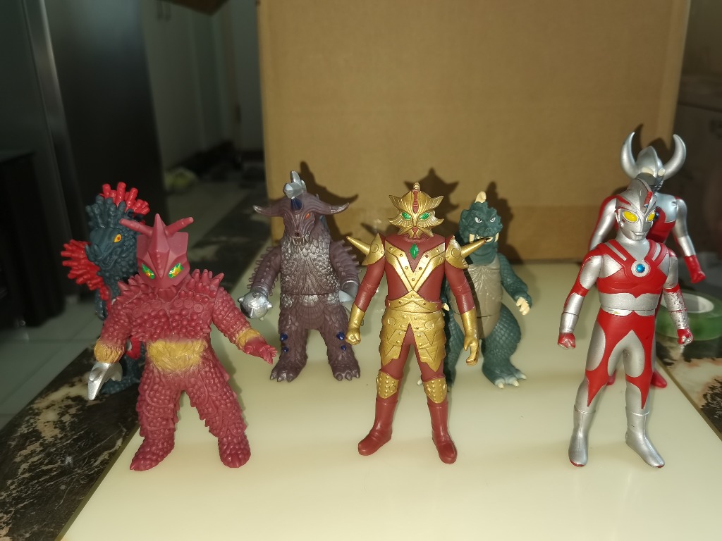 經典超人怪獸軟膠（4）艾斯奧特曼 超人ace, 興趣及遊戲, 玩具 & 遊戲類 - Carousell