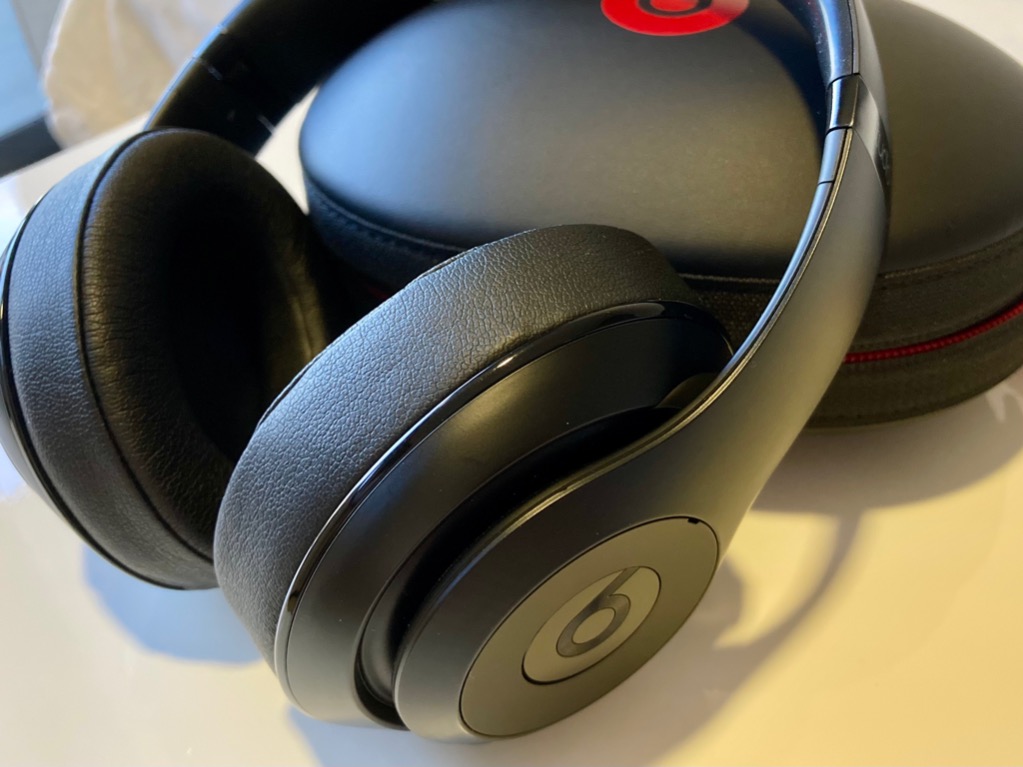 Beats Studio 2 Wireless Matt Black, Audio, Headphones & Headsets on Carousell