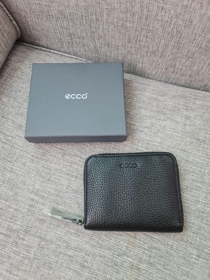 Ecco zip wallet, Men's Fashion, Watches & Accessories, Wallets & Card ...