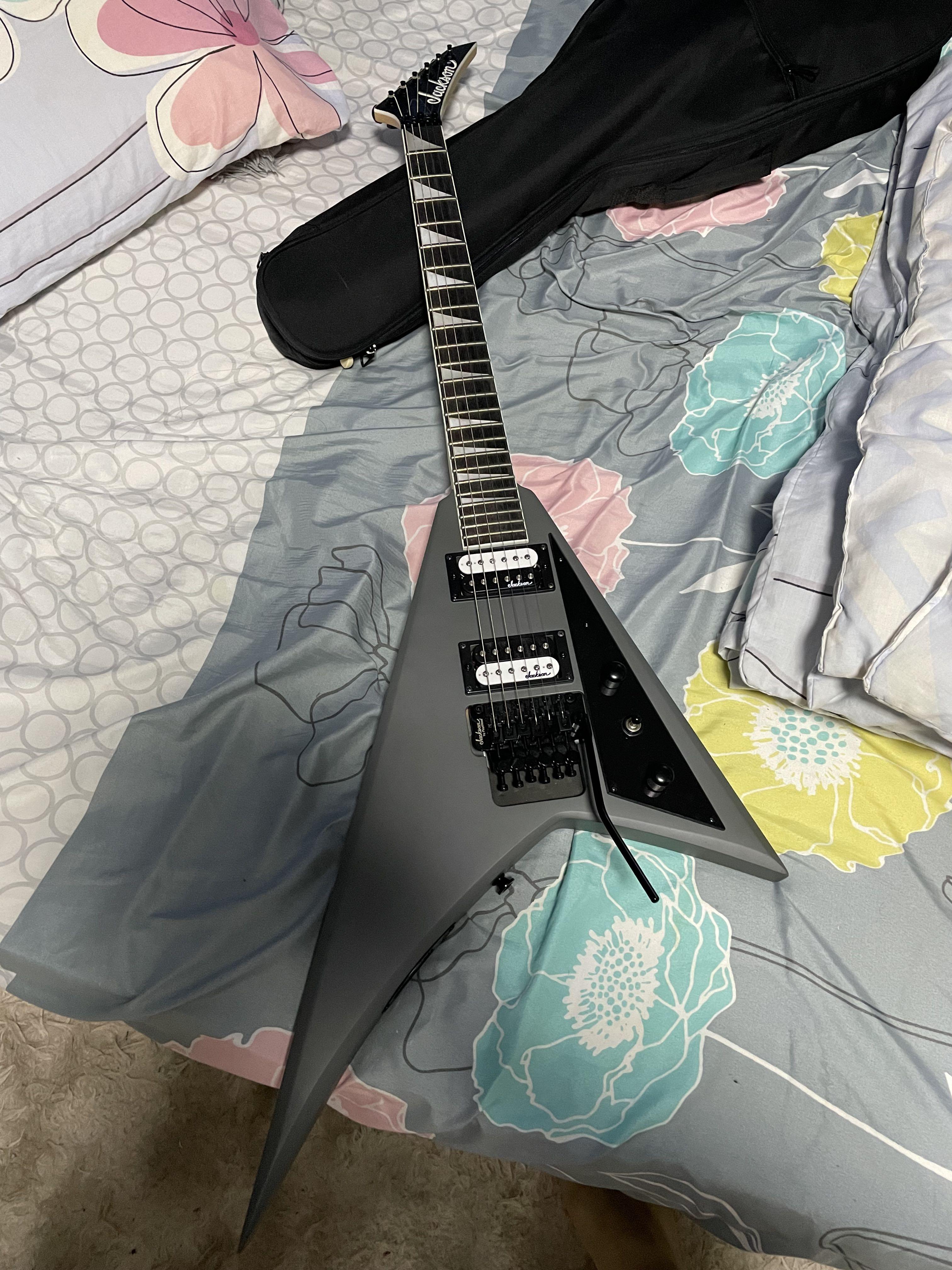 Jackson flying v guitar with bag, Hobbies & Toys, Music & Media ...