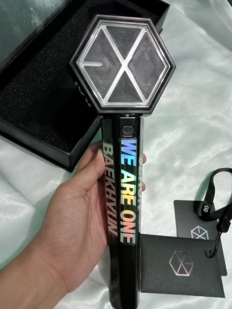 Official Exo lightstick version 1, Hobbies & Toys, Memorabilia ...