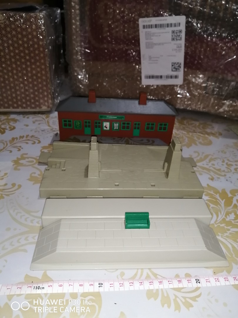 Tomy Thomas & Friends TrackMaster Ffarquhar Train Station and Platform ...