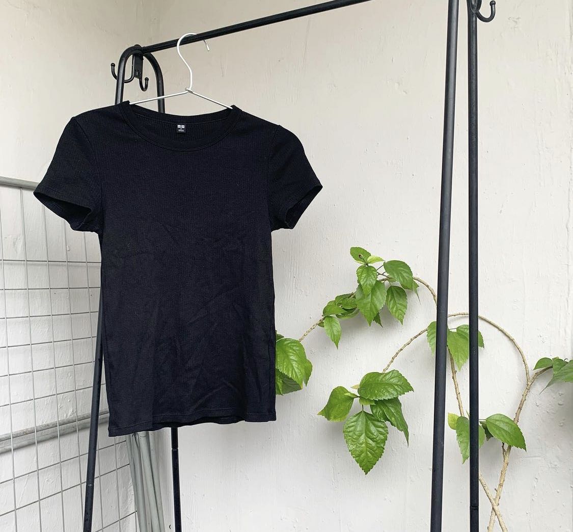 basic uniqlo knit top, Women's Fashion, Tops, Shirts on Carousell