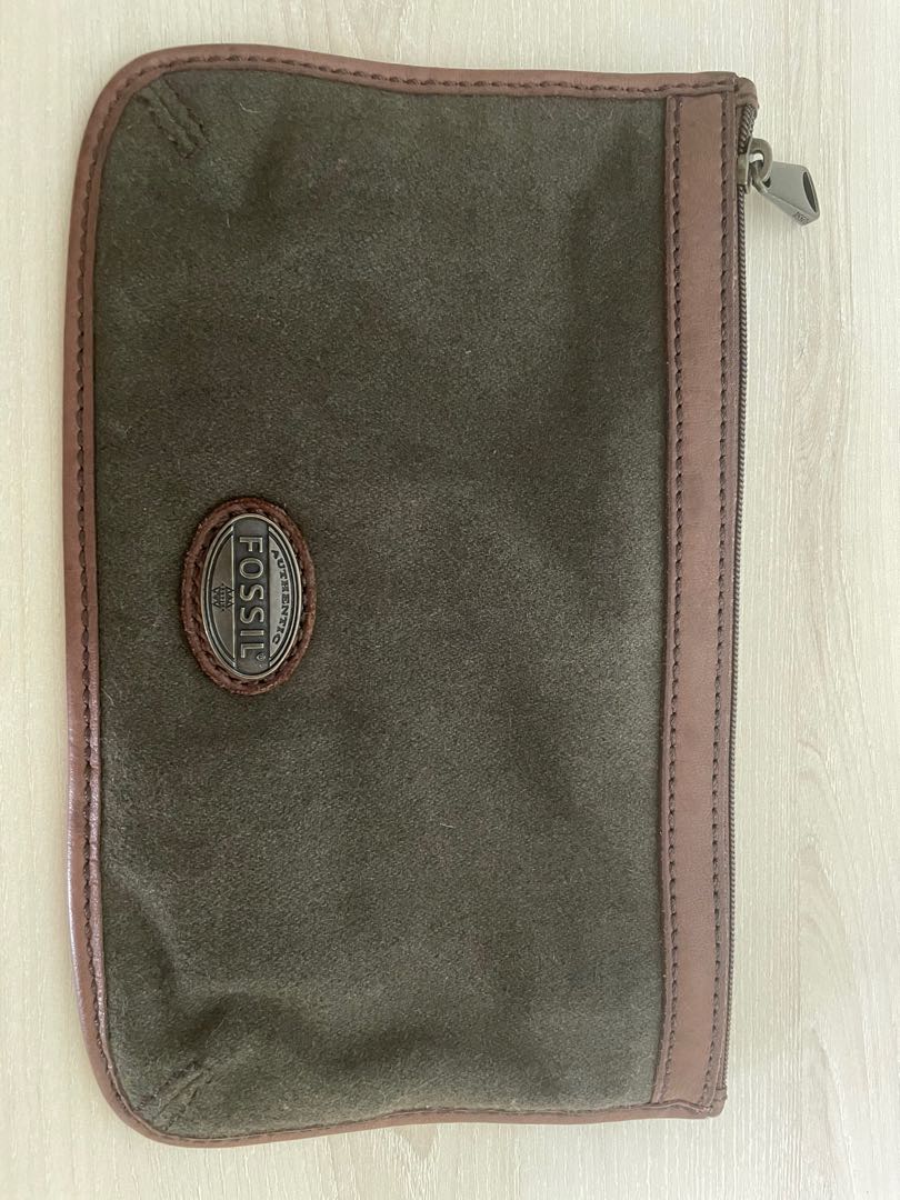 Fossil Pouch, Women's Fashion, Bags & Wallets, Clutches on Carousell