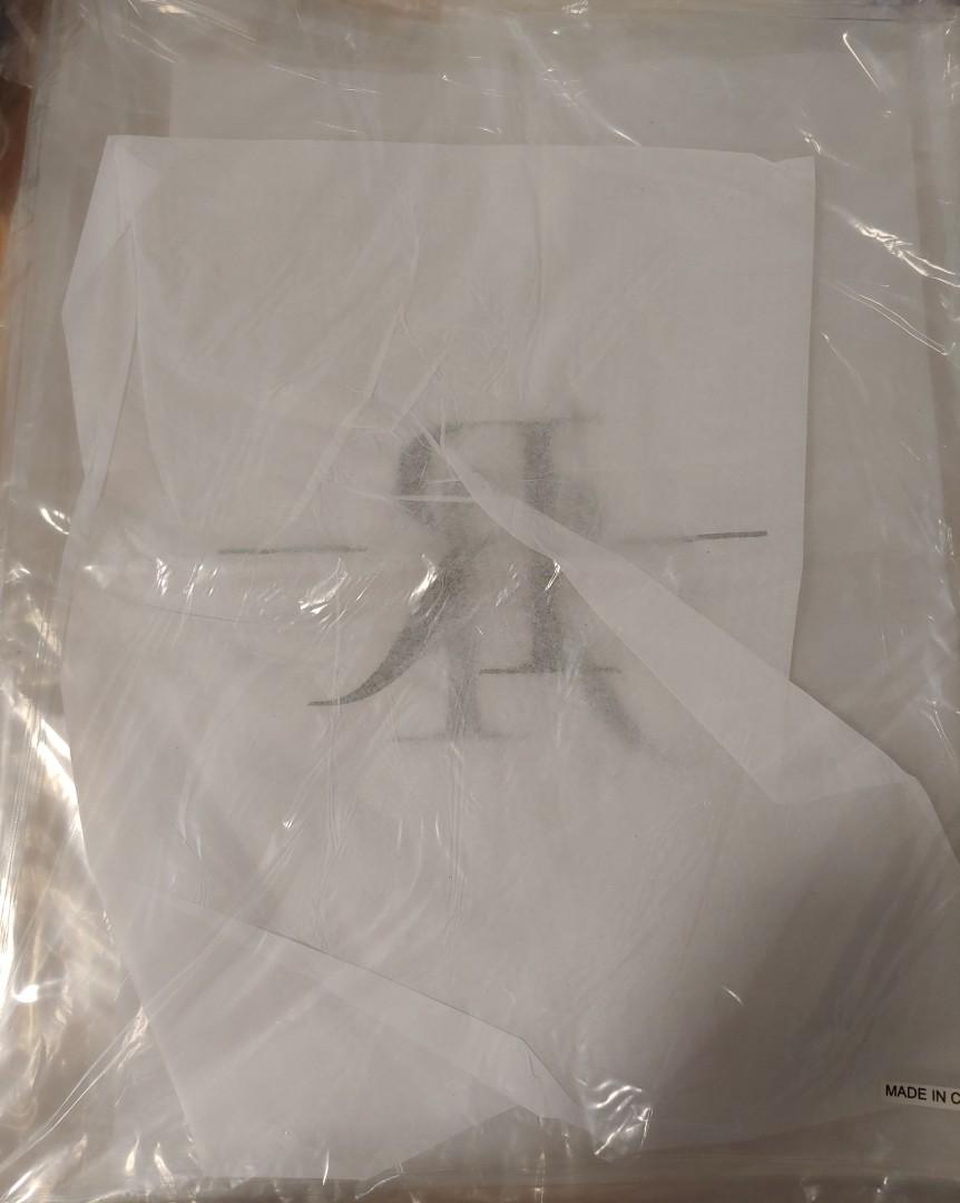 全新未拆 Rosé朴彩英 BLACKPINK solo album《R》特別版寫真集 預售禮 R透明袋, 興趣及遊戲, 收藏品及紀念品, 韓流 ...