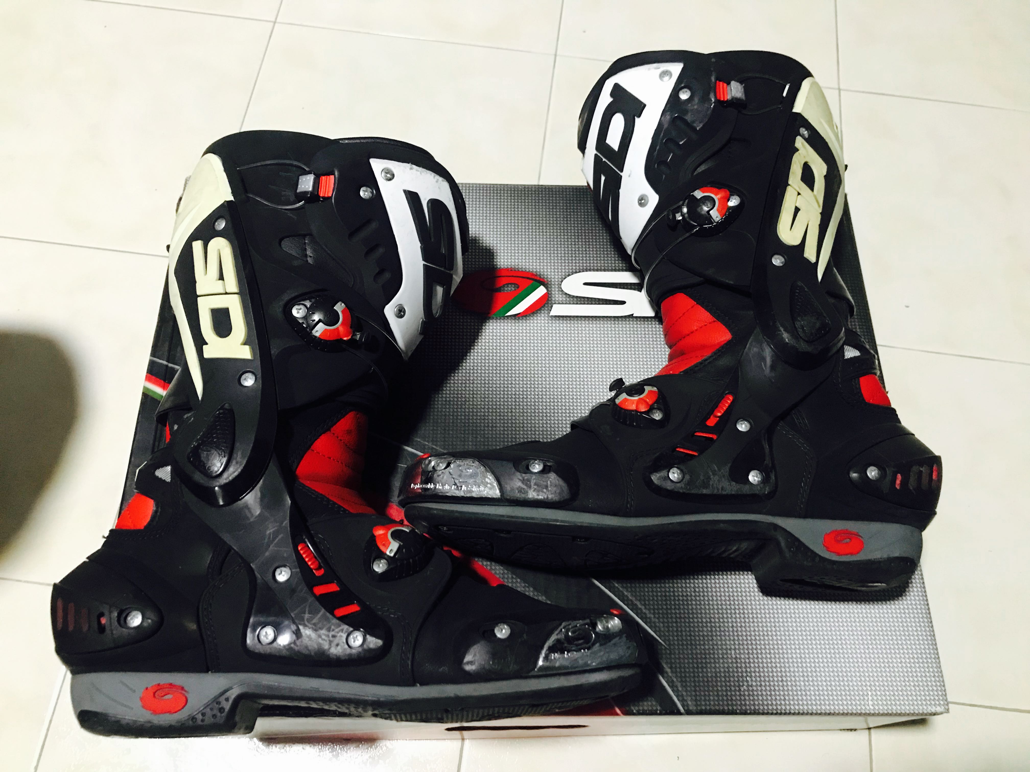 SIDI VORTICE racing boots, Motorcycles, Motorcycle Apparel on Carousell