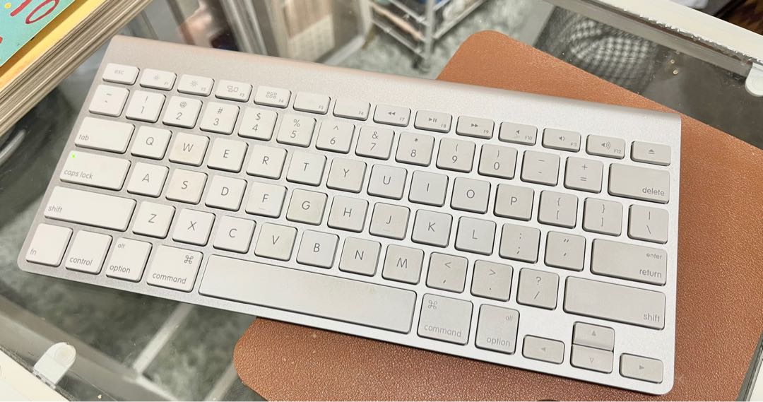 Apple Wireless Keyboard A1314 Computers And Tech Parts And Accessories Computer Keyboard On