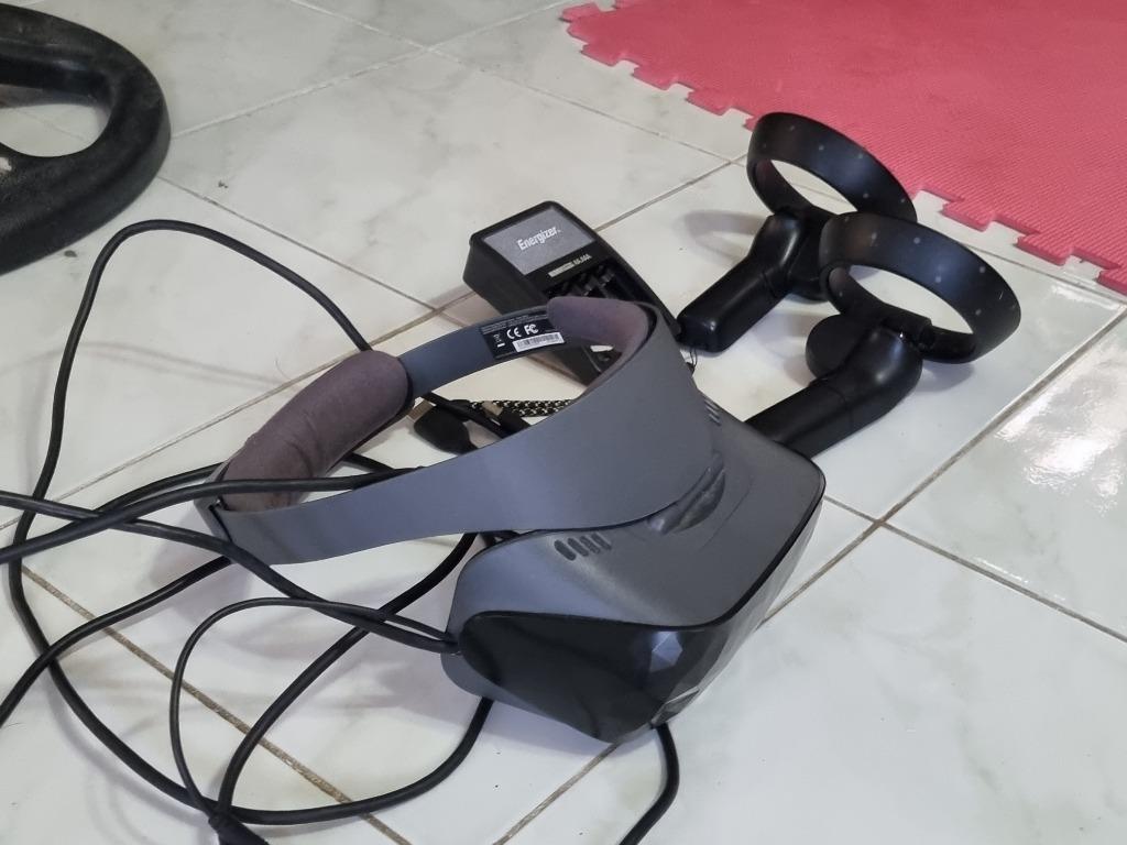Asus WMR PC VR headset w/ batteries and charger, Video Gaming, Video ...