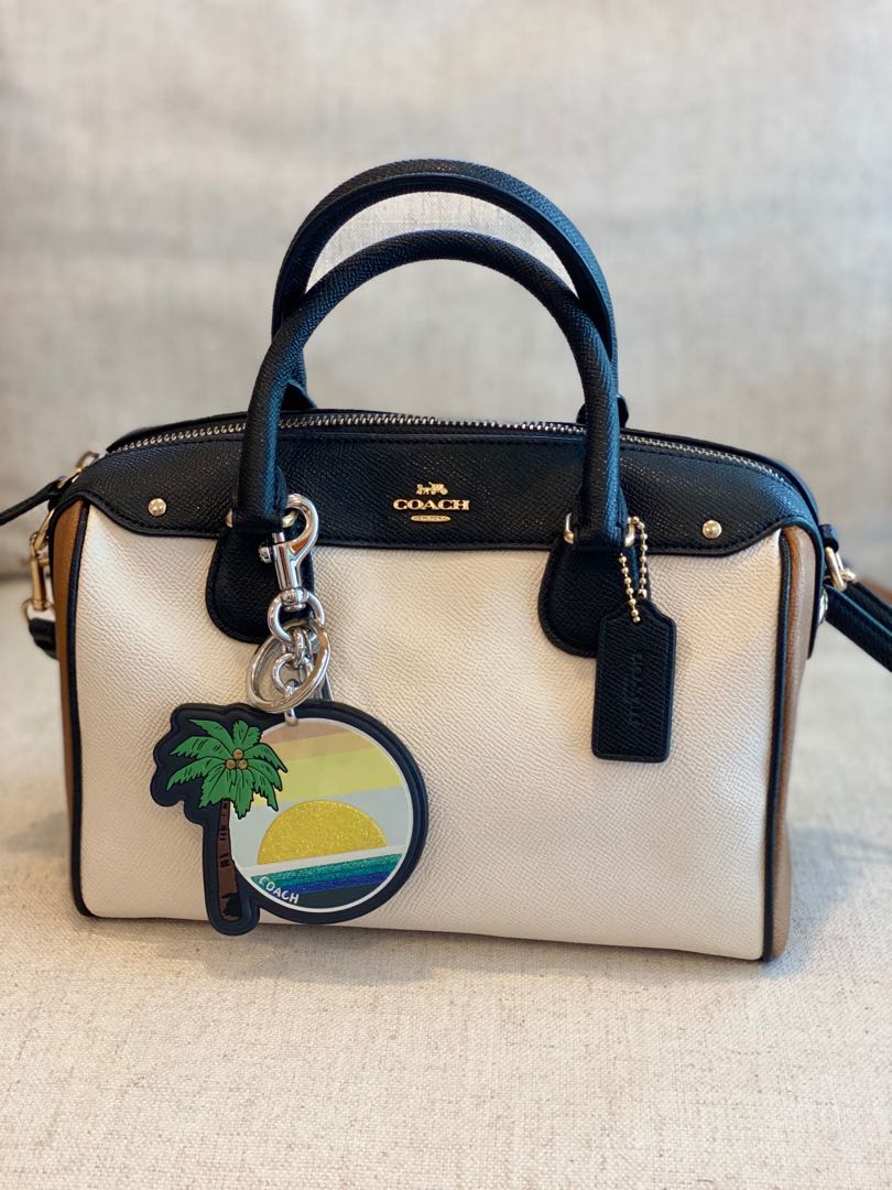 Coach Mini Bennett, Women's Fashion, Bags & Wallets, Cross-body Bags on ...