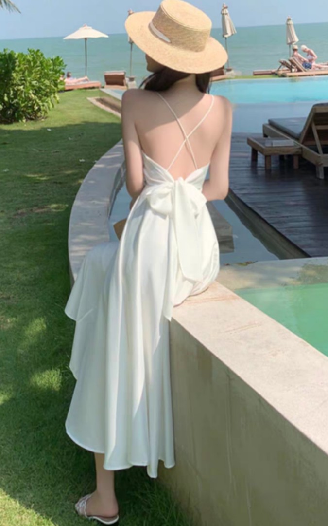White beach resort style midi / maxi dress, Women's Fashion, Dresses ...