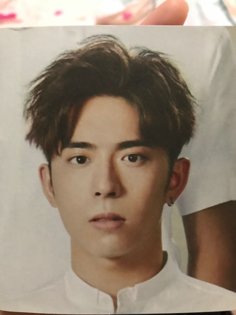 Edan演唱會自拍photobook, 興趣及遊戲, 收藏品及紀念品, 明星周邊 - Carousell