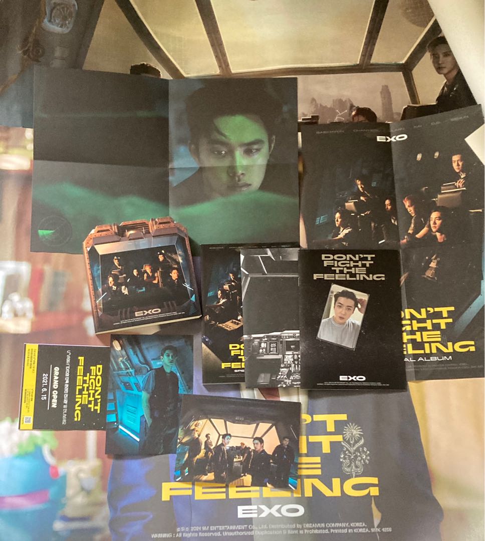 EXO DFTF UNSEALED BUT COMPLETE INCLU, Hobbies & Toys, Memorabilia ...