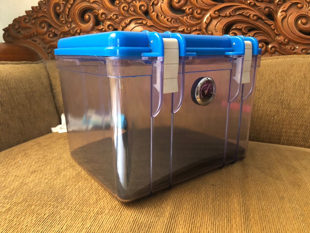 kotak kamera dry box pro kondisi normal dan terawat not EVERBRAIT ...