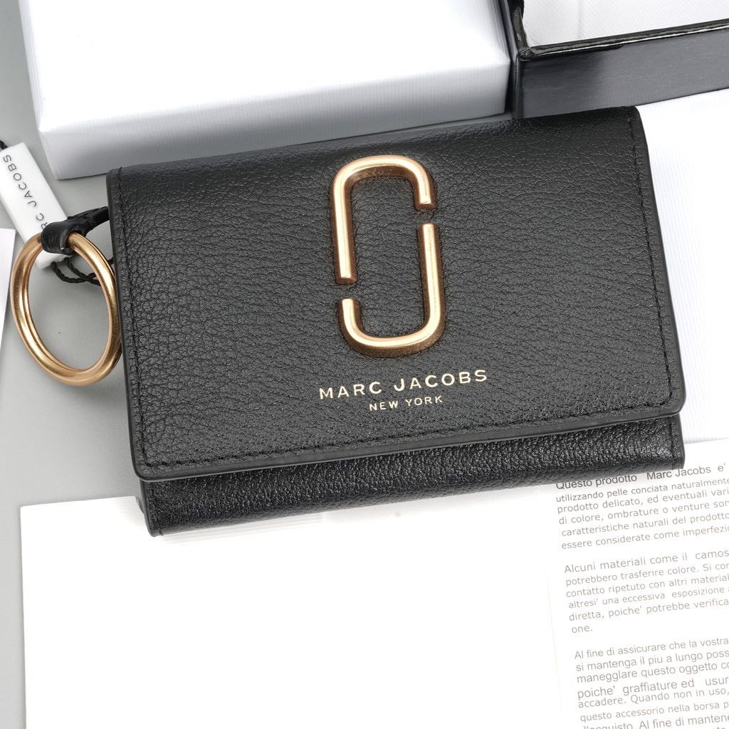 Marc Jacobs Wallet NEW, Fesyen Wanita, Tas & Dompet di Carousell