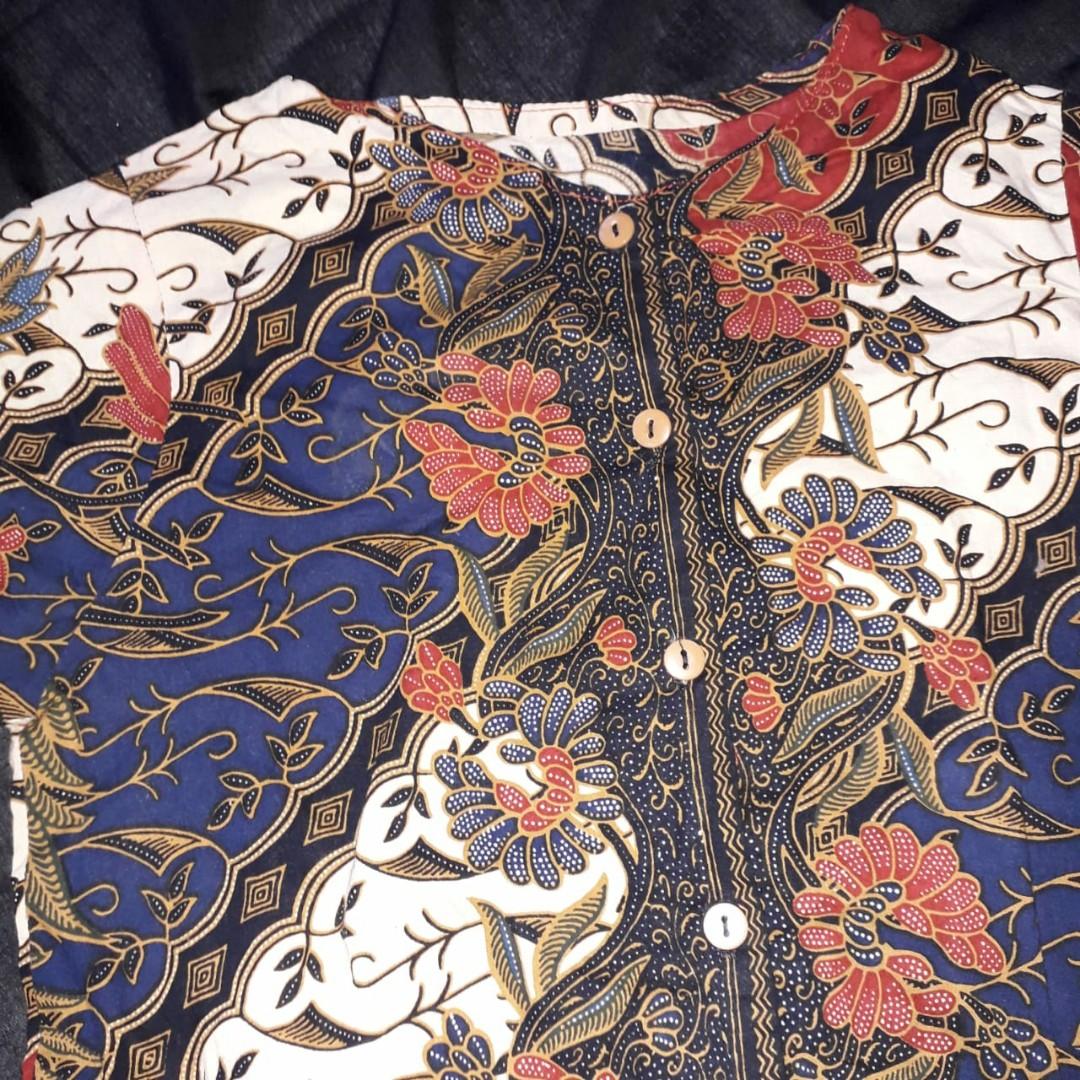 Batik Danar Hadi Solo, Fesyen Wanita, Pakaian Wanita, Atasan di Carousell