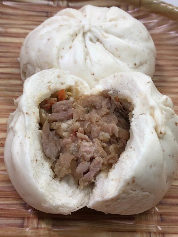 Big Chicken Pau/BBQ Pau/Lotus Pau/Red Bean Pau, Halal, Food & Drinks ...