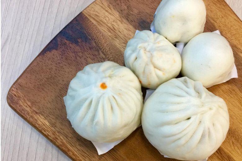 Big Chicken Pau/BBQ Pau/Lotus Pau/Red Bean Pau, Halal, Food & Drinks ...