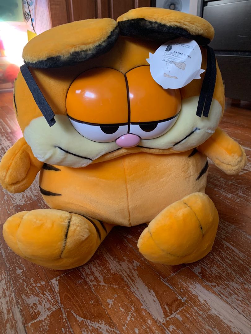 Garfield soft toy, Hobbies & Toys, Toys & Games on Carousell