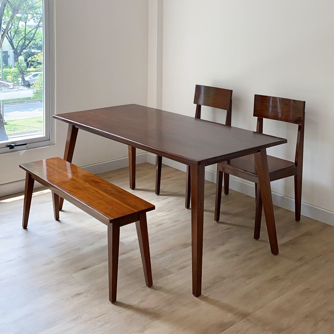 Meja Makan Kayu Solid Set + Bench + 2 bangku, Perabotan Rumah di Carousell