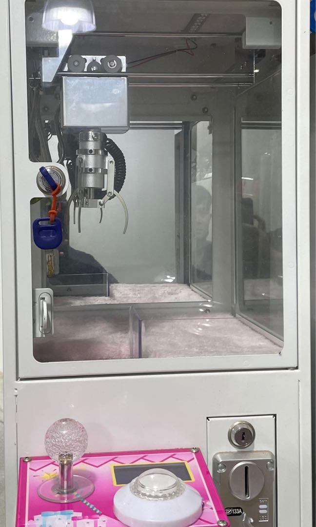 Table top claw machine, Hobbies & Toys, Toys & Games on Carousell