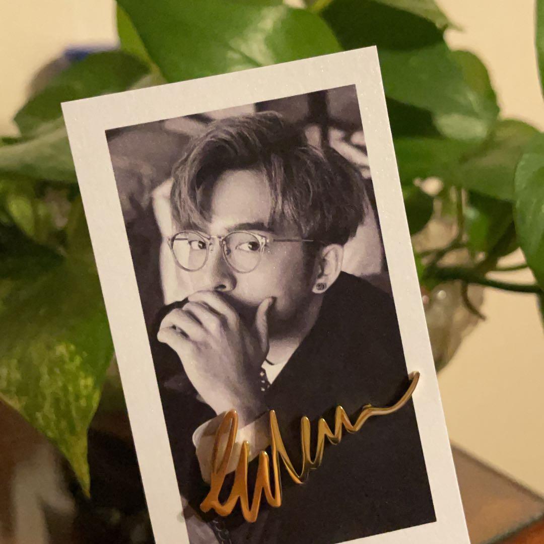 Mirror Edan Lui 簽名扣針 #pin danson 自家訂製, 興趣及遊戲, 手作＆自家設計, 文具 - Carousell