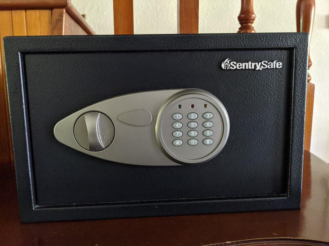 Sentry Safe Electronic Lock Lined Safe, Furniture & Home Living ...