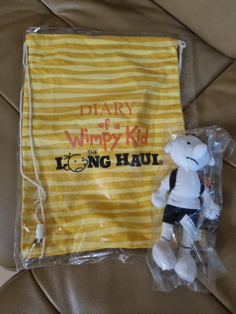 Diary of a Wimpy Kid drawstring bag and plush toy, Hobbies & Toys ...