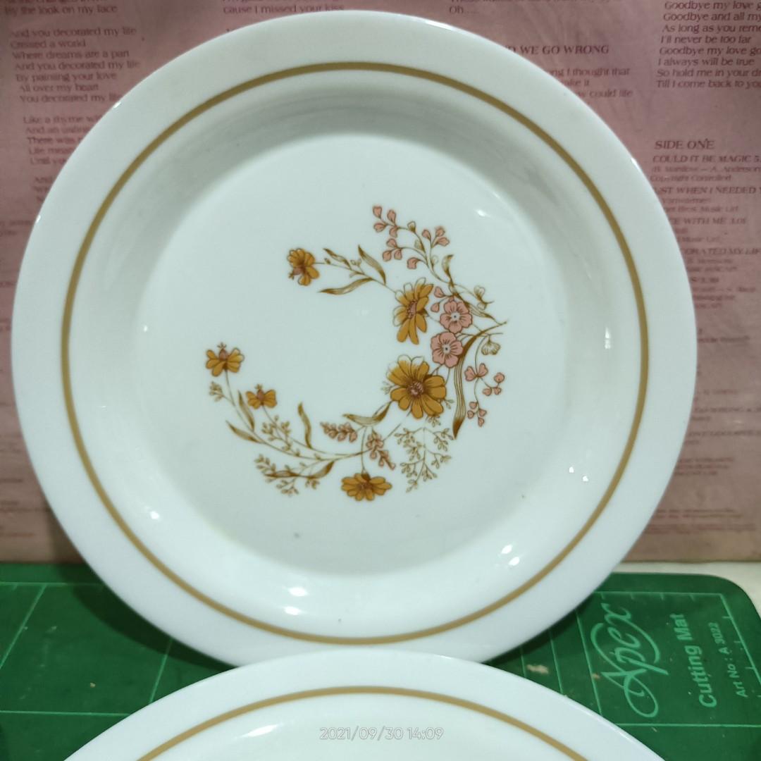 Piring leper pyrex Woodland, Furniture & Home Living, Home Decor, Vases ...