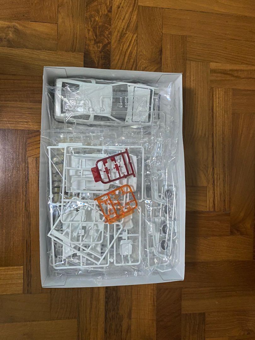 Aoshima 1/24 Toyota Corolla AE86 Sprinter Trueno JDM Car Model Kit ...