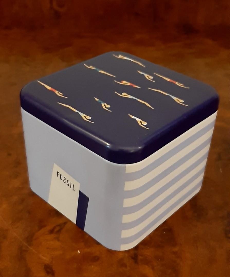 Box Jam Tangan Fossil Original, Serba Serbi di Carousell