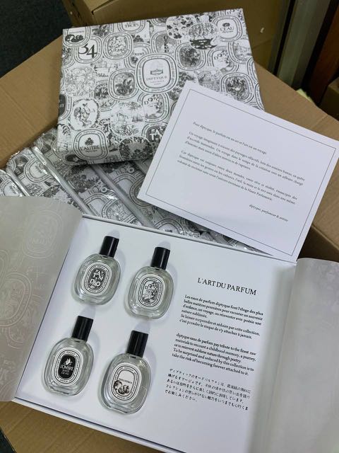 DIPTYQUE 4IN1 SET (4X10ML) FREE PAPER BAG, Beauty & Personal Care ...
