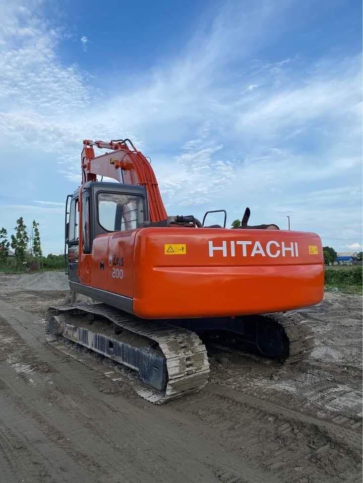 Hitachi Backhoe Zaxis 200, Special Vehicles, Heavy Vehicles on Carousell