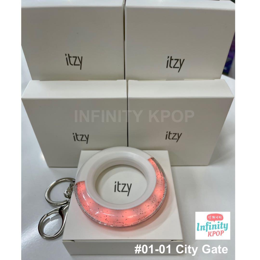 Itzy Official mini Light stick Keyring, Hobbies & Toys, Memorabilia ...