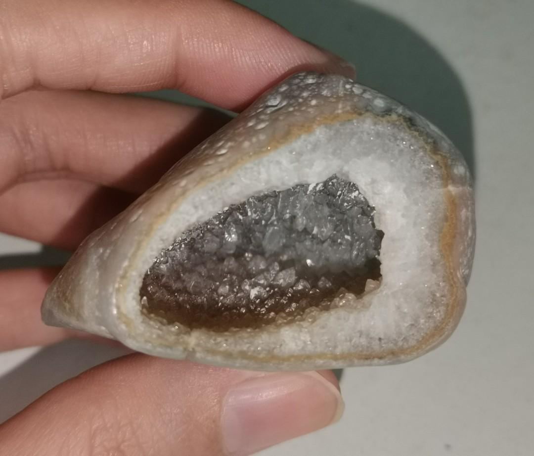 Mini Agate Geode, Everything Else on Carousell