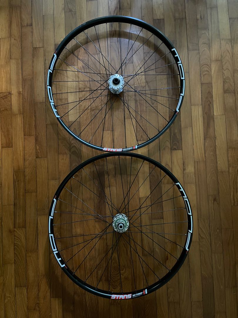 MTB Rims and Hubs (Stans Flow MK3 & Hope Pro 4), Sports Equipment ...