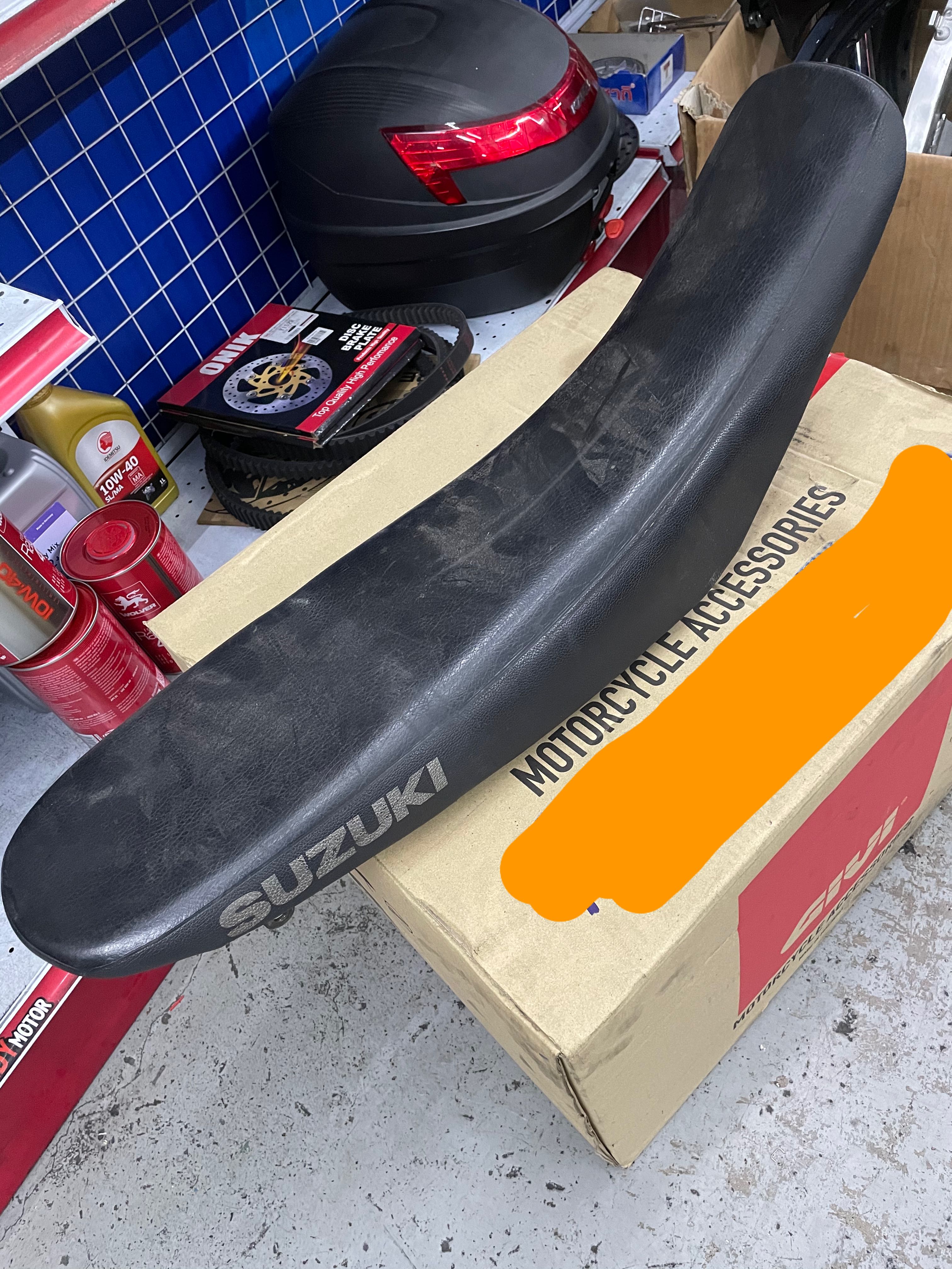 Suzuki DRZ400SM Full Seat, Motorcycles, Motorcycle Accessories on Carousell