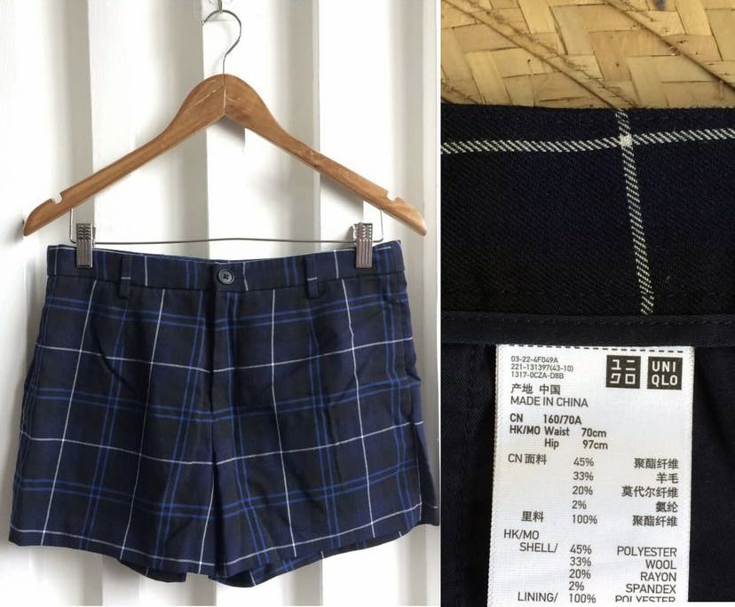 Uniqlo blue grid short, Women's Fashion, Bottoms, Shorts on Carousell