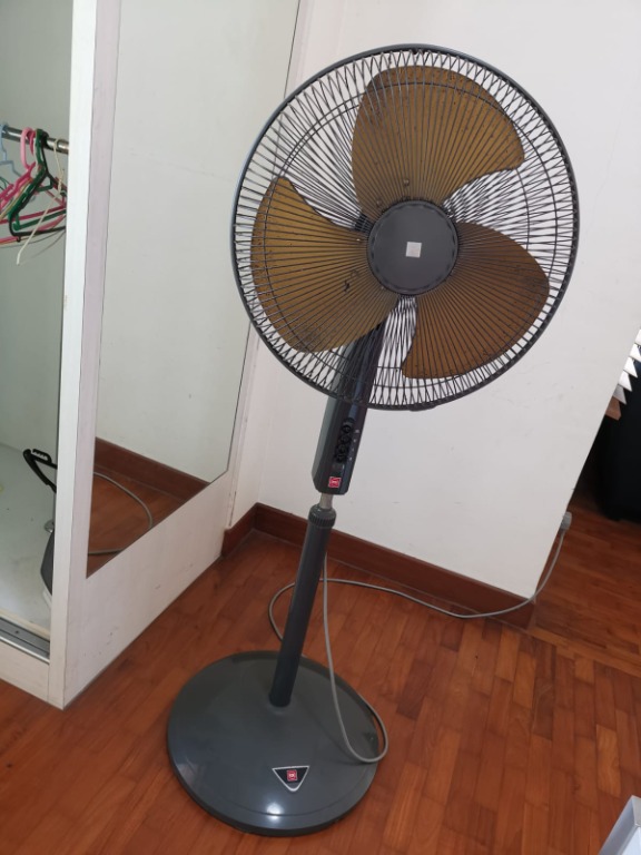 KDK P40US, Furniture & Home Living, Lighting & Fans, Fans on Carousell