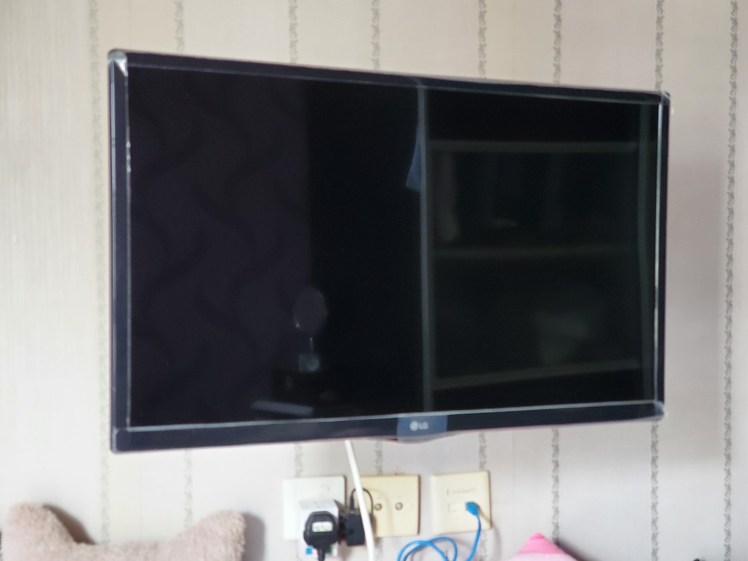 LG 27.5寸電視機（Model no:28MT48DF）+電視支援架, 家庭電器, 電視 & 其他娛樂, 電視 - Carousell