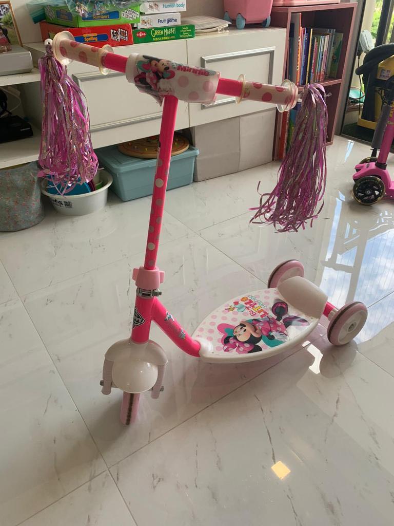 Minnie Mouse kick scooter, Sports Equipment, Sports & Games, Skates ...