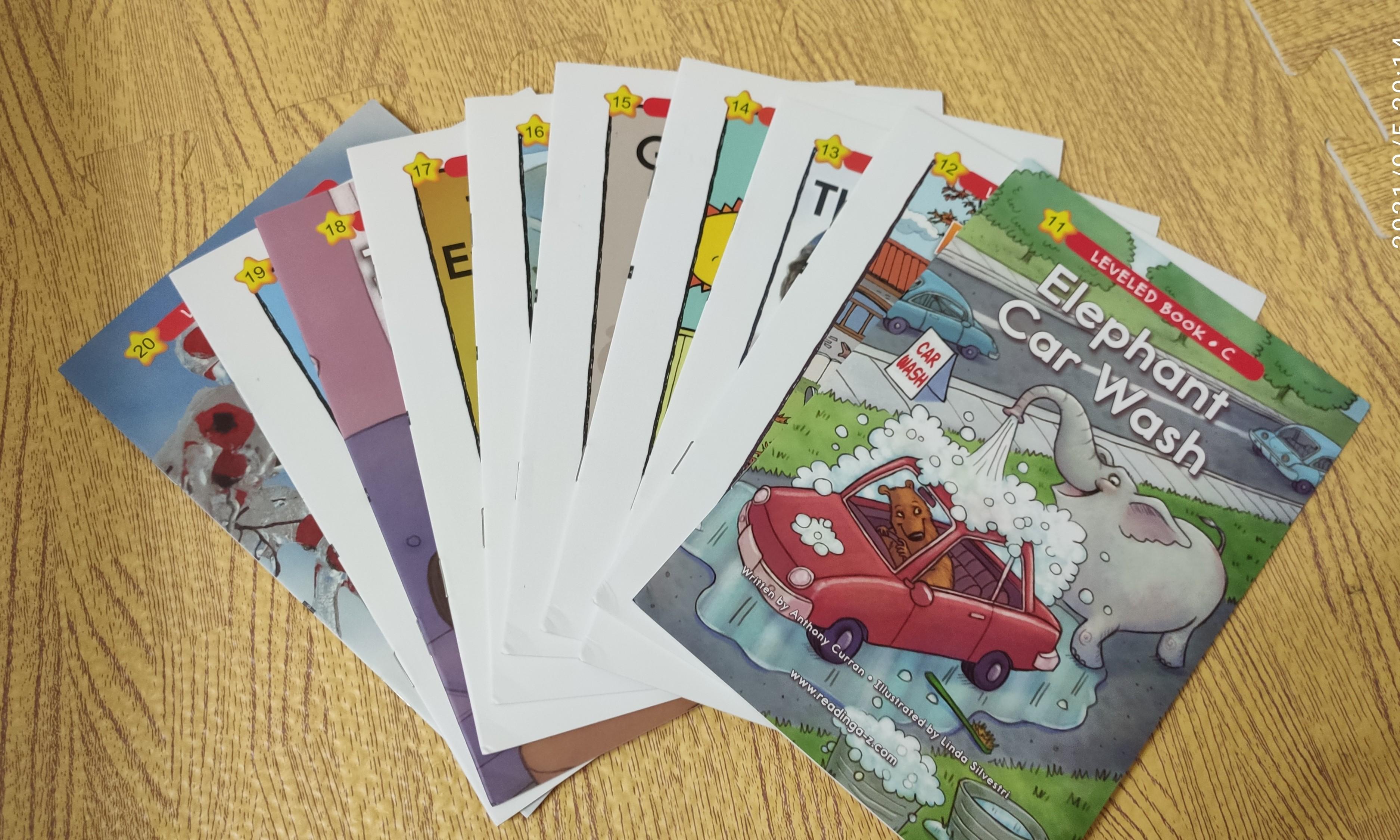 Reading A-Z level C book 1-100, Hobbies & Toys, Books & Magazines ...