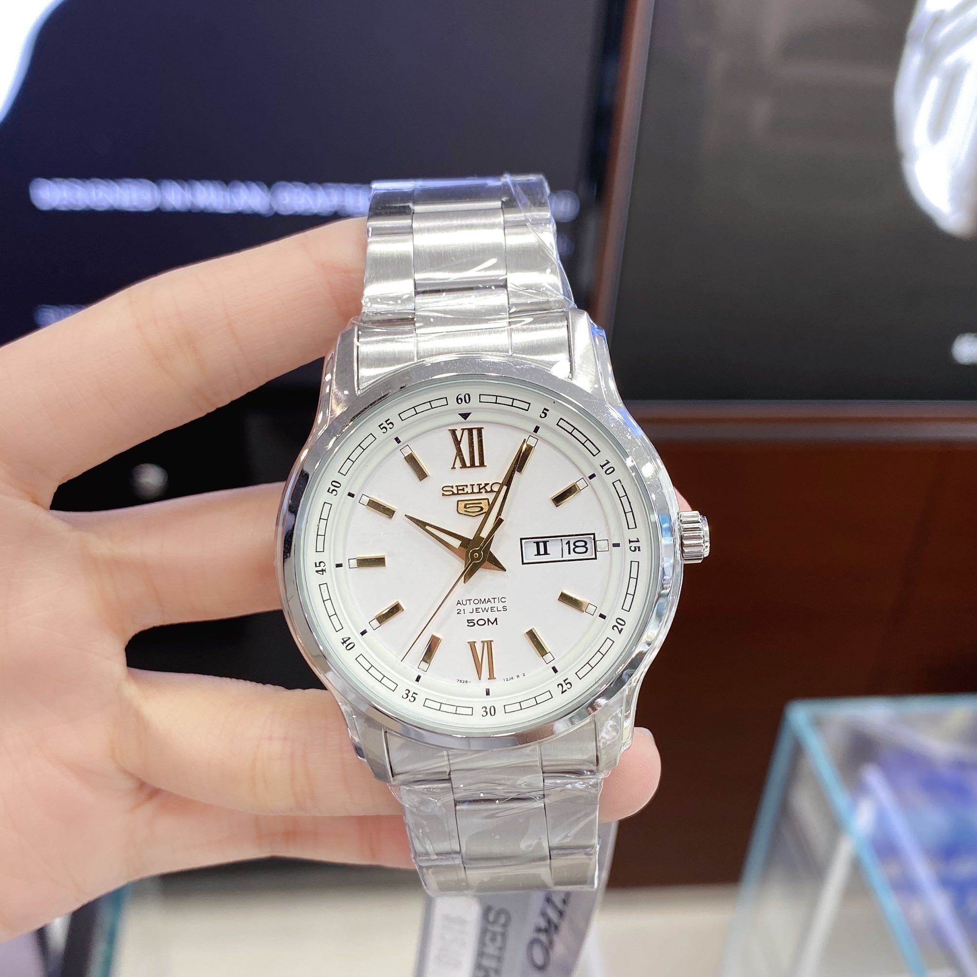 Seiko精工 原裝行貨機械手錶 ～4間連鎖實體店, 男裝, 手錶及配件, 手錶 - Carousell