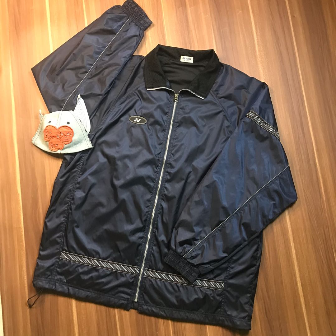 yonex Xl, Fesyen Pria, Pakaian , Baju Luaran di Carousell