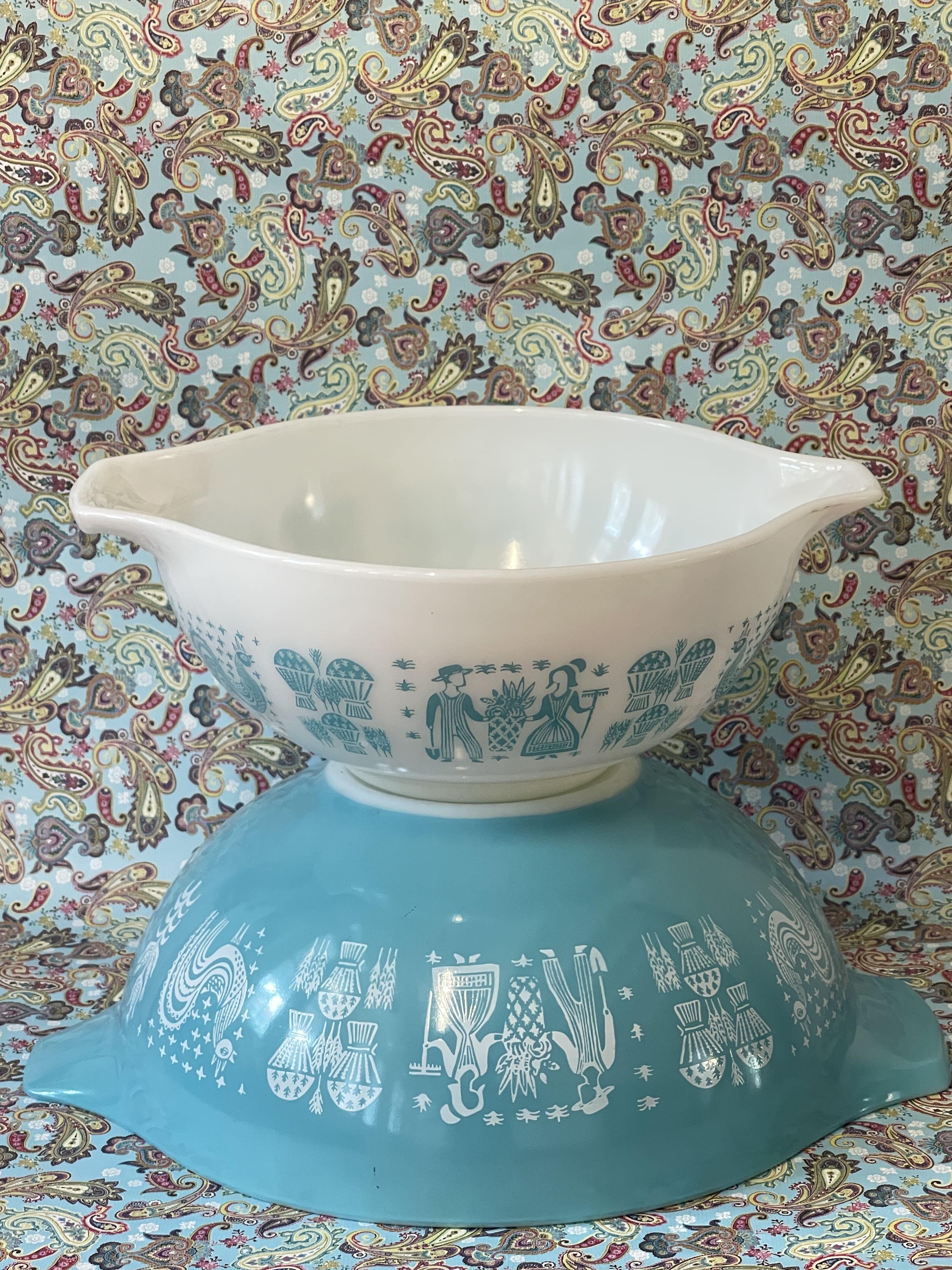 RESERVED - 1 Vintage Pyrex 443 Cinderella mixing bowl in the ...