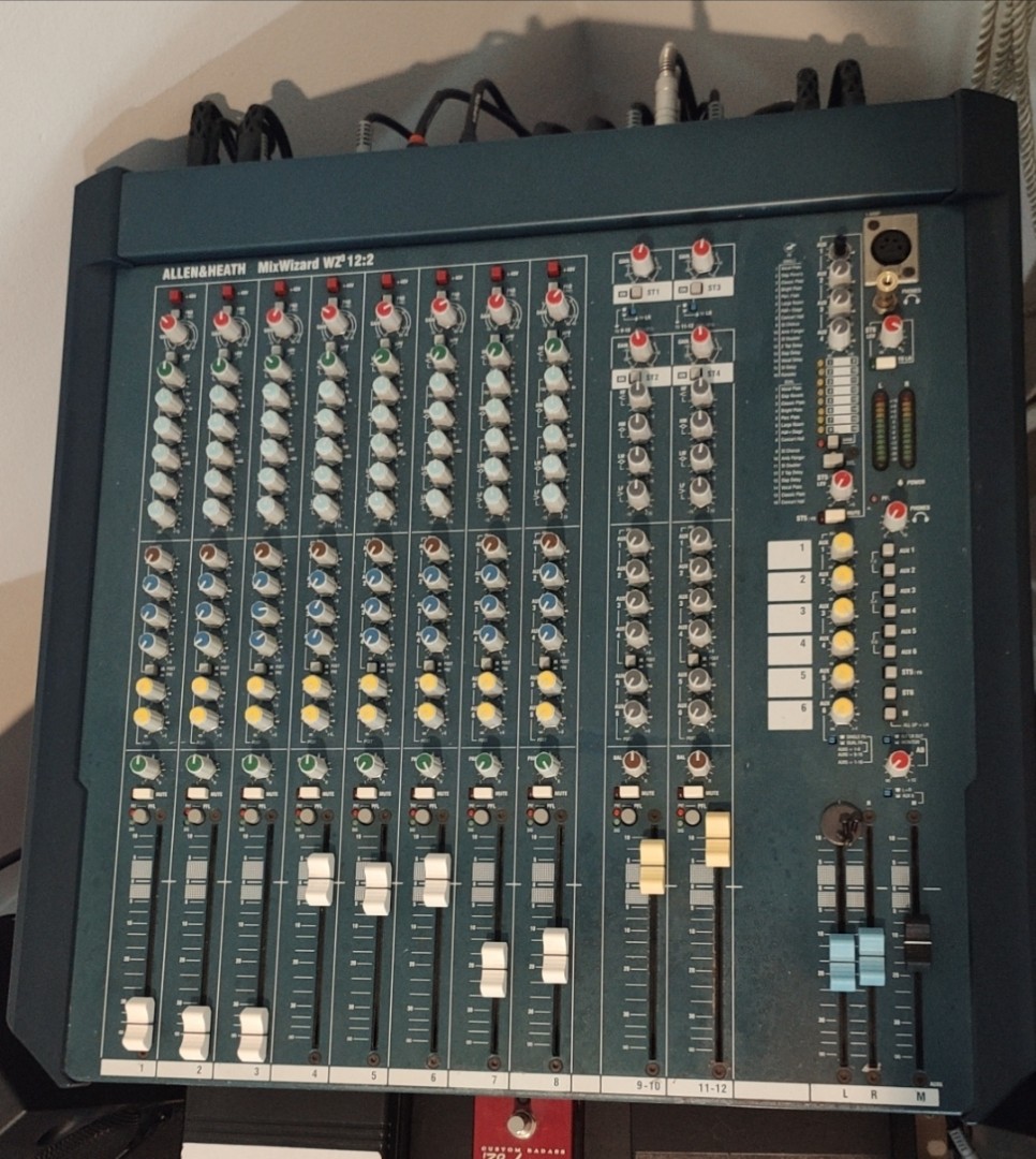 Allen & Heath MixWizard3 12:2 - Mixing Console, Hobbies & Toys, Music ...